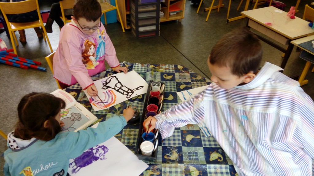 Expérience avec les couleurs » Ecole Saint Joseph Lumbin